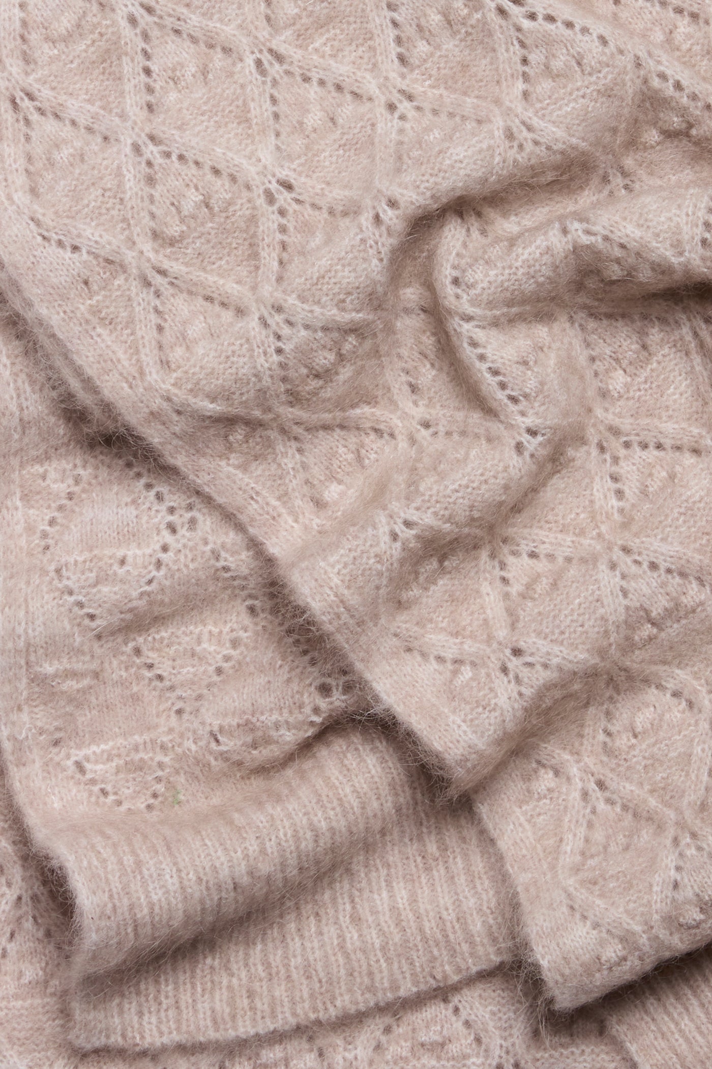 Women's beige patterned knit scarf – Newbie