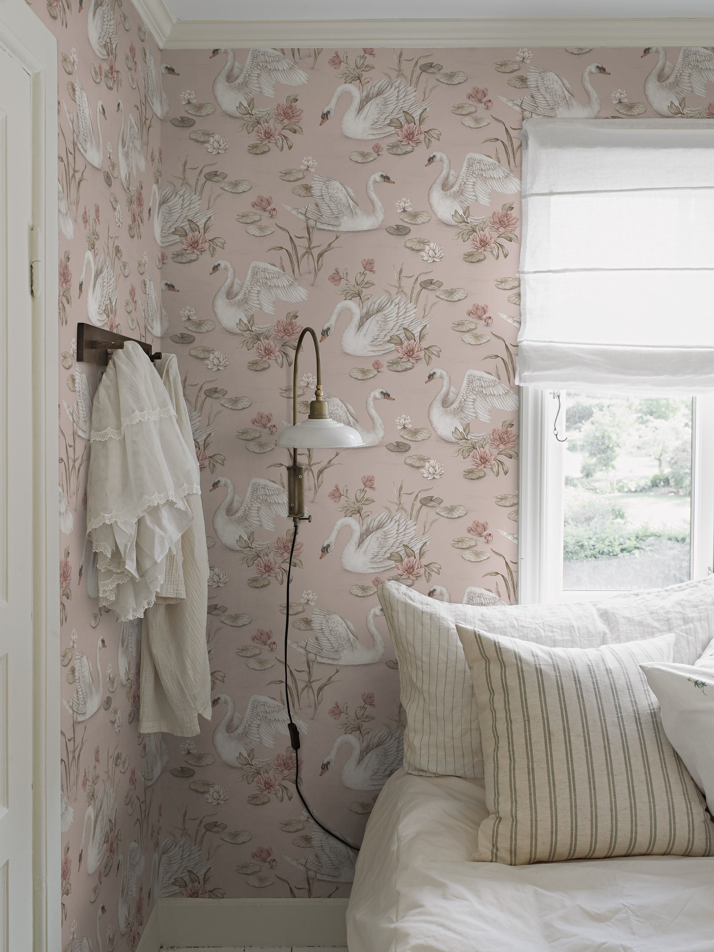 Lily swan pink wallpaper – Newbie